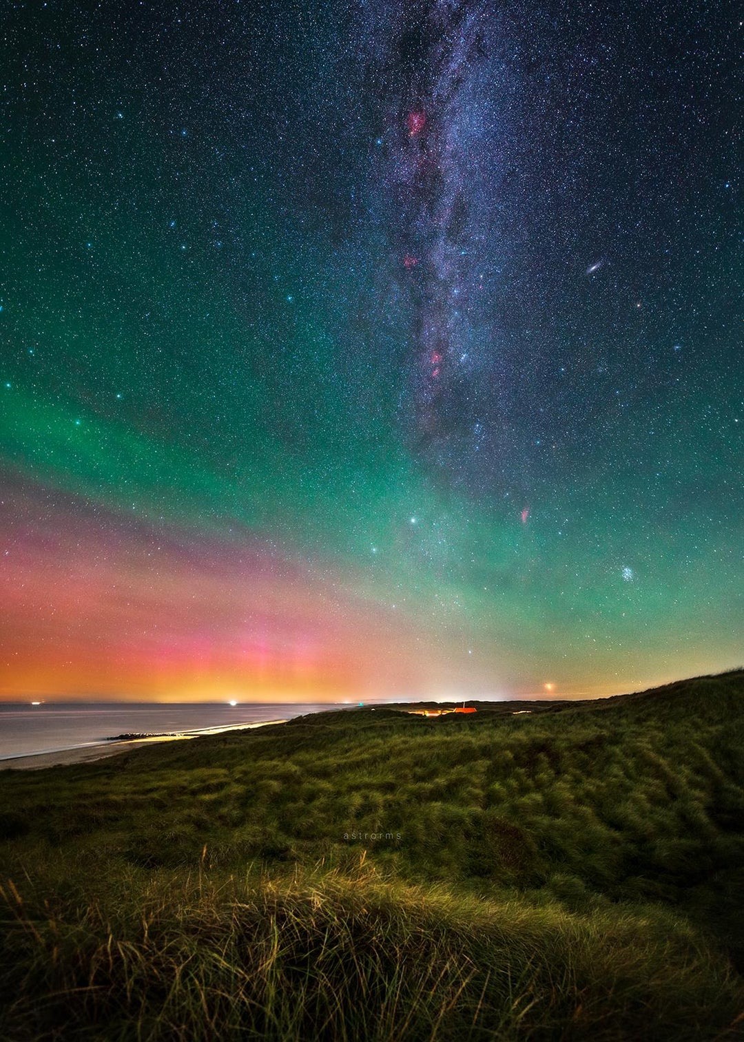 Aurora, Milky Way, and Airglow over Denmark – danelabonte
